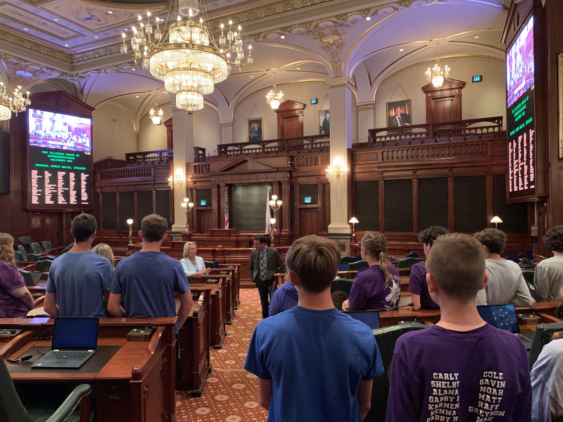 » St. Elmo Honors Students Visit Rep. Wilhour at State Capitol